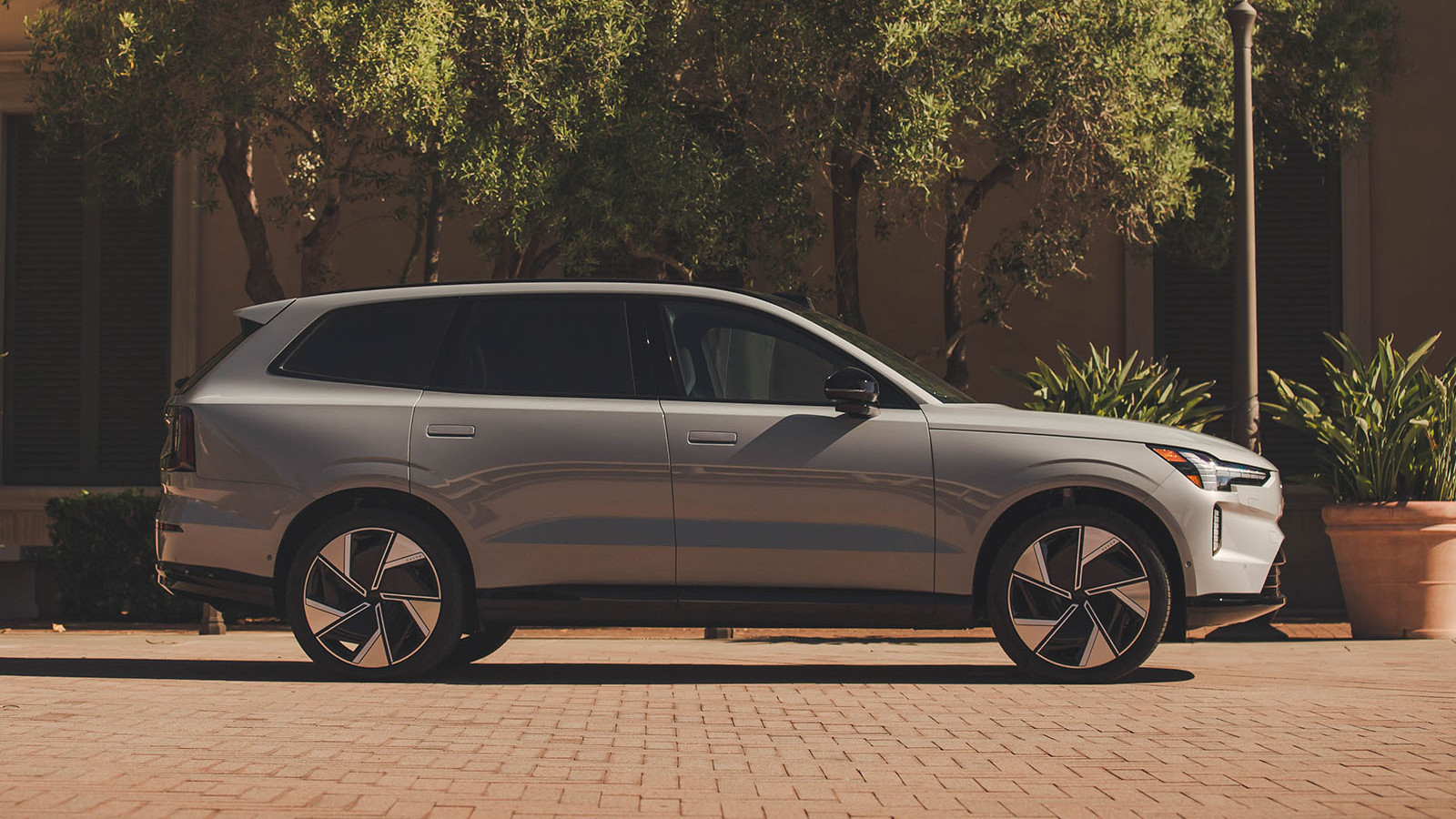 Volvo EX90 review: better than a Kia EV9? | Move Electric